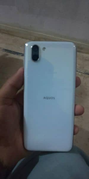 sharp Aquos r2 - Mobile Phones - 1050714255