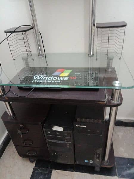 i sm selling compurt trolly - Office Furniture - 1060041998