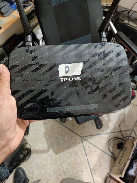 WiFi routers, different models, single, double, triple antenna, dual ...