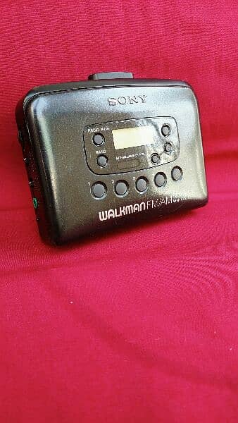 vintage sony walkman Old is gold - TV - Video - Audio - 1068165784