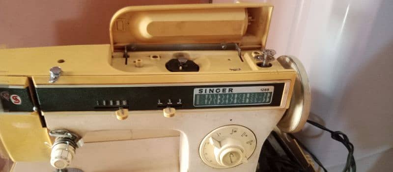 singer sewing machine 1288 model - Other Household Items - 1075872701