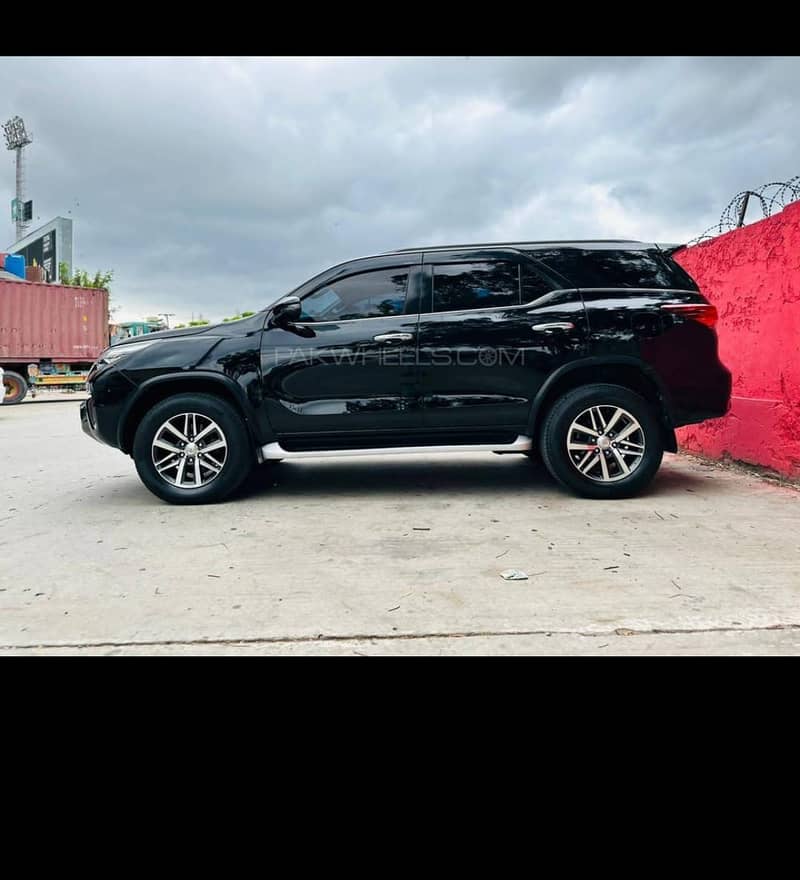 toyota-fortuner-sigma-4-4-model-2018-cars-1076147439