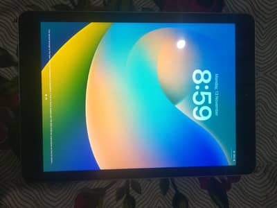 Apple Ipad 6th Generation - Tablets - 1080042317