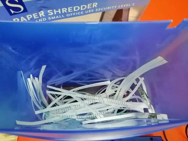 Pendo 10 Sheets Crosscut Paper Shredder and CD Crusher, Importeds ...