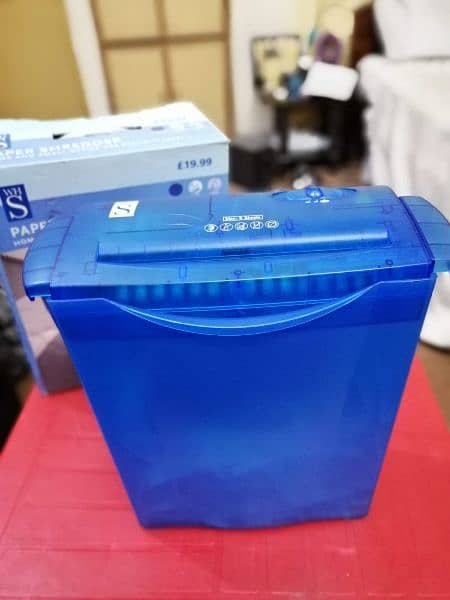 Pendo 10 Sheets Crosscut Paper Shredder and CD Crusher, Importeds ...