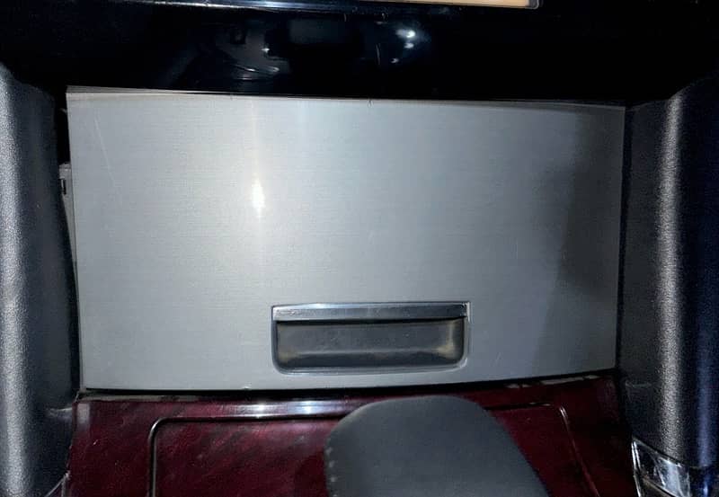 Toyota Mark X Cd changer lid cover - Spare Parts - 1080369844