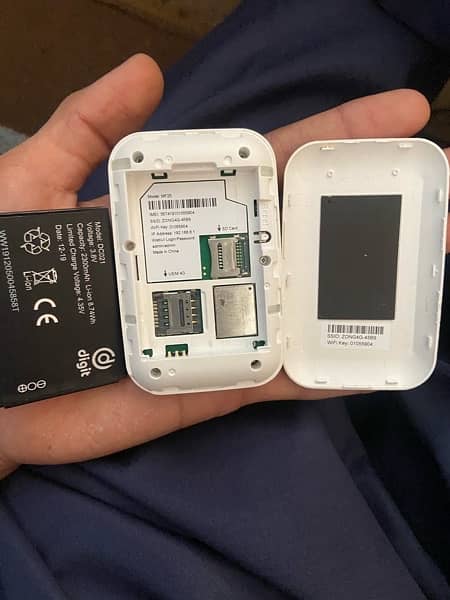 Zong device mf25 - Mobile Phones - 1080381647