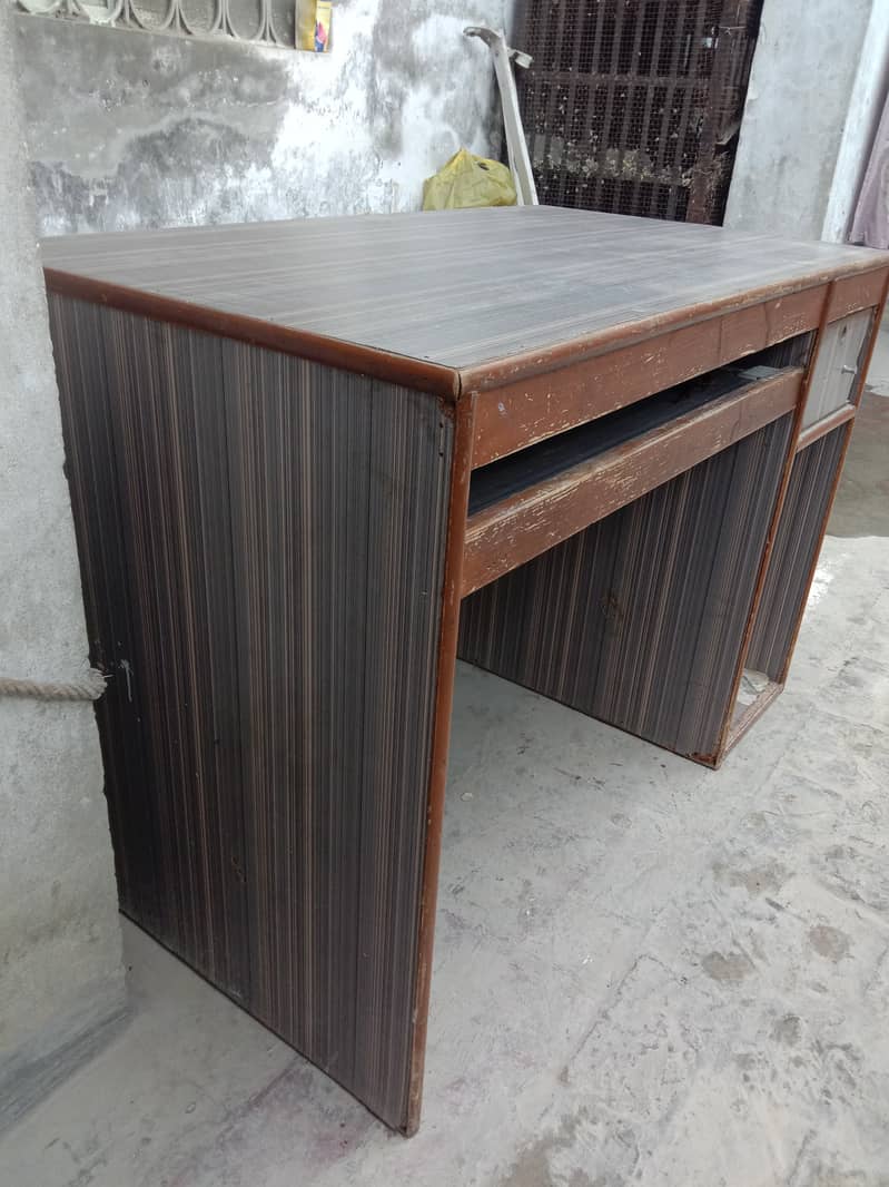 Computer Table Available for Sale - Tables & Dining - 1080399759