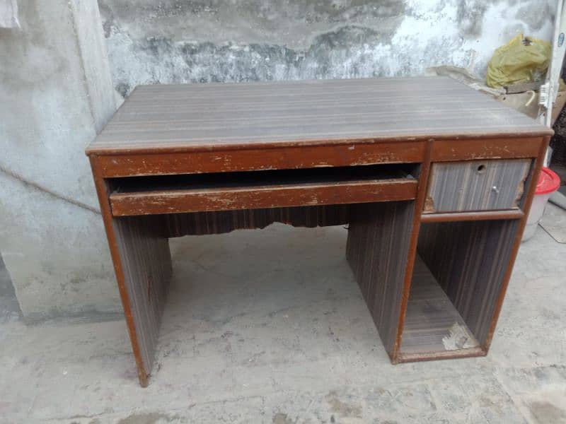 Computer Table Available for Sale - Tables & Dining - 1080399759