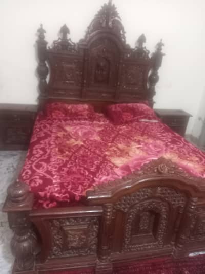 Haveli Bed + 2 side tables + Dressing table + Two room Chairs - Beds ...