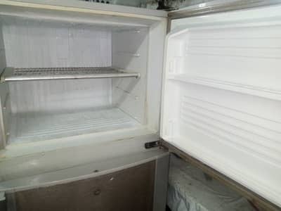 dawlance medium size fridge - Fridges & Freezers - 1080579722