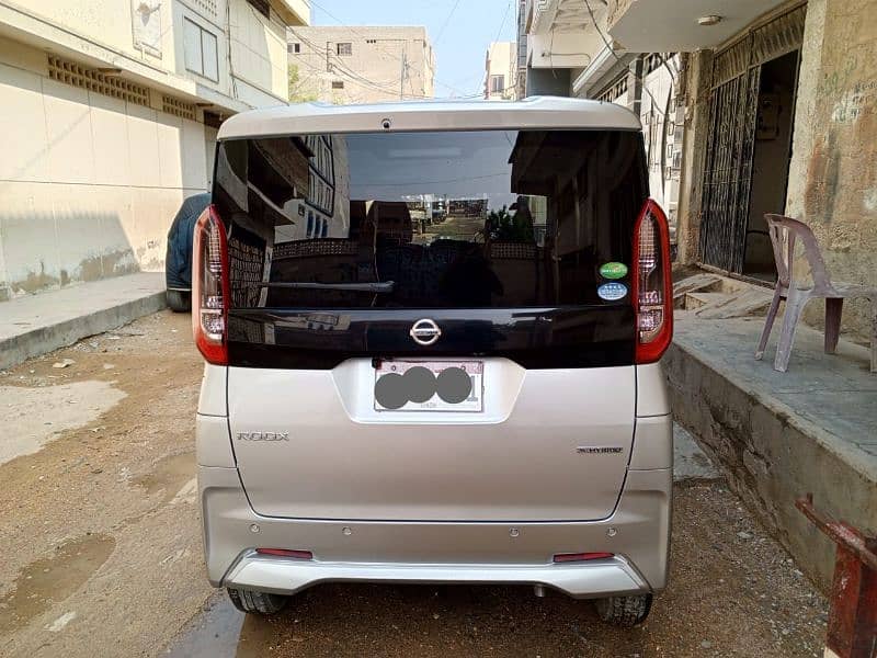 Nissan roox hybrid - Cars - 1080987250