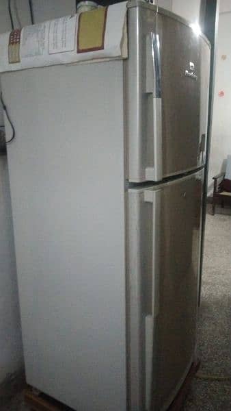 dawlance medium size fridge - Refrigerators - 1082267621