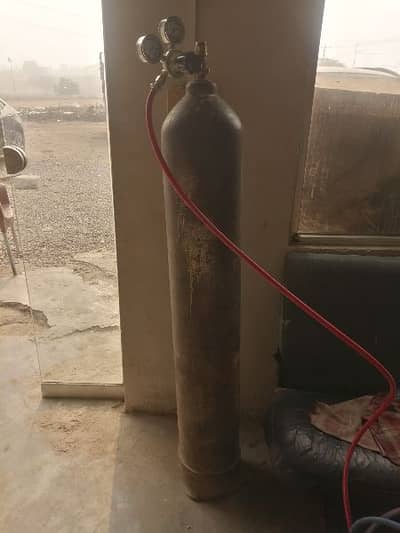 oxygen Cylinder full size - Oxygen Cylinders - 1082829716