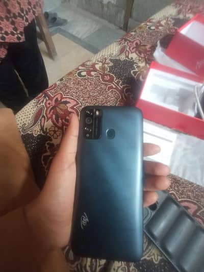 itel v pro ram 3 / memary 32 / price ma thori kami peshi hogai ge ...