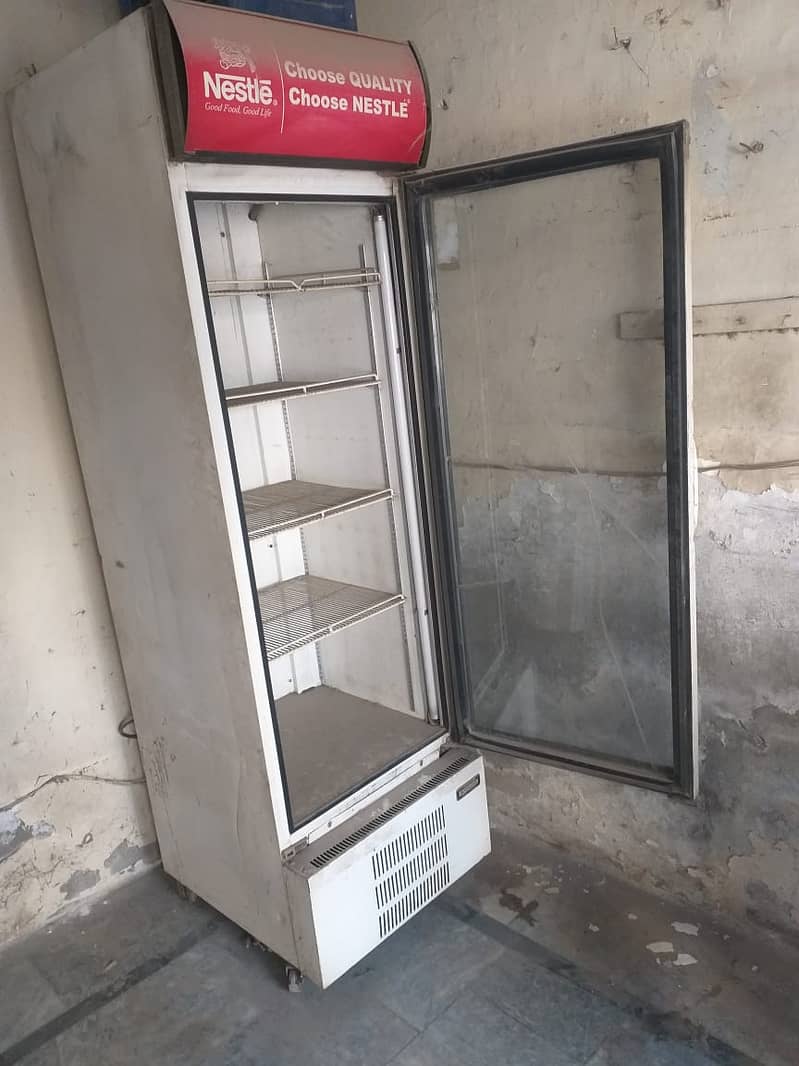 nestle chiller - Freezers - 1084844368