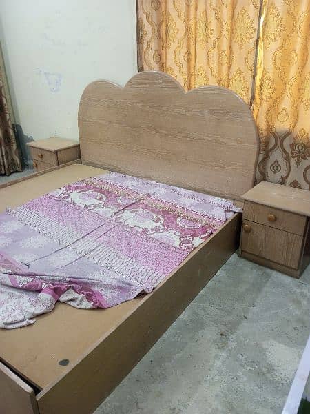 king bad - Beds - 1084938280