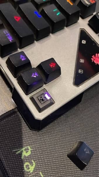 Logitech M720 Triathlon Mouse & Logitech G Pro TKL RGB Keyboard ...