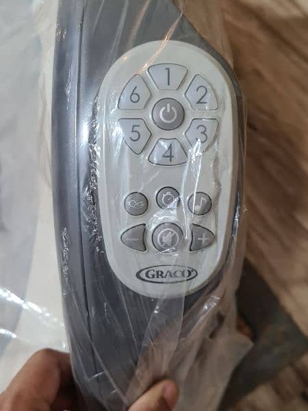 Graco electronic automatic baby swing with music and volume buttons ...