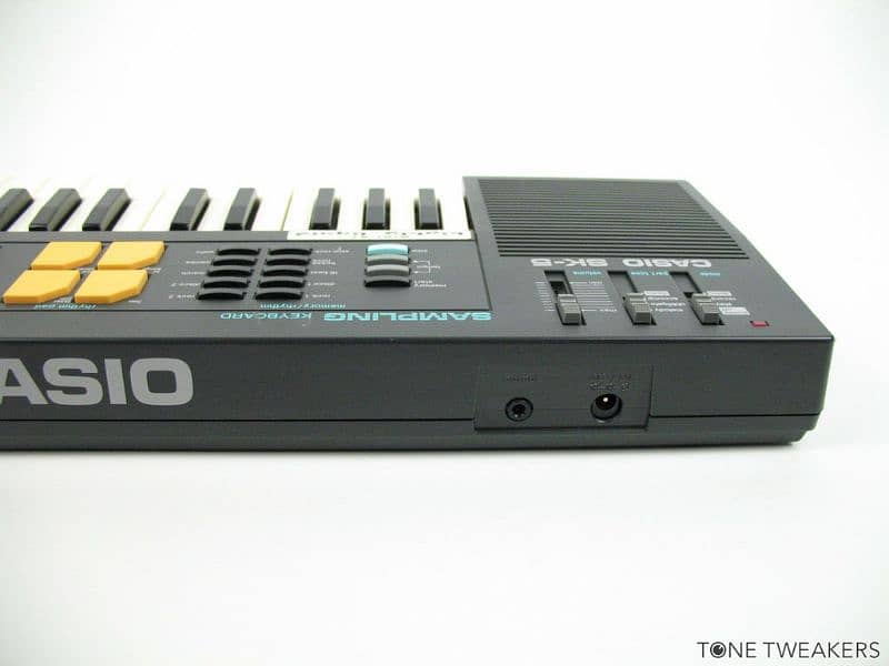 Casio SK-5 sampling keyboard with rhythm and sample pads - Musical ...