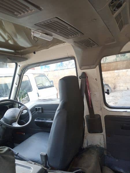 Nissan van 97 - Buses, Vans & Trucks - 1088387293