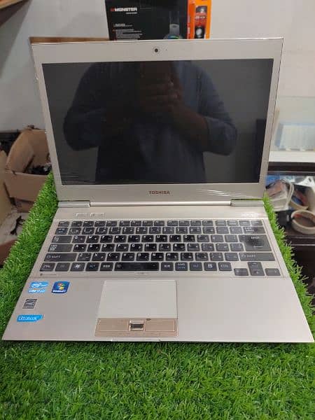 Toshiba i7 ultra slim - Laptops - 1088558800