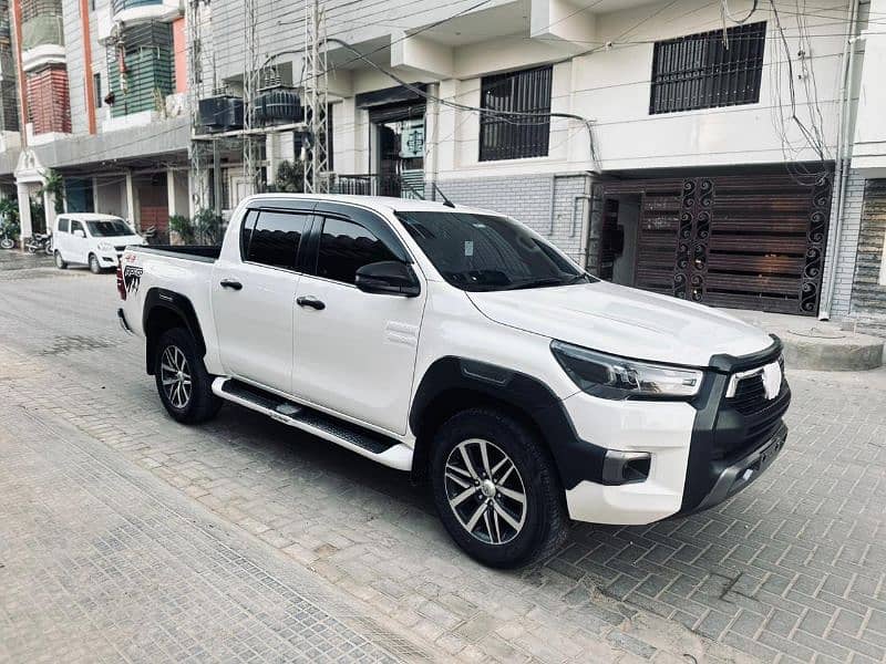 Toyota Hilux Revo 2021 - Cars - 1088639720