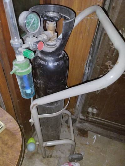 10ltr oxygen cylinder with regulator kit and stand - Oxygen Cylinders ...