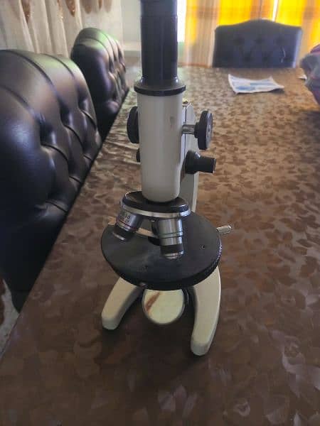 Microscope almost new L101 - Microscopes - 1089274656