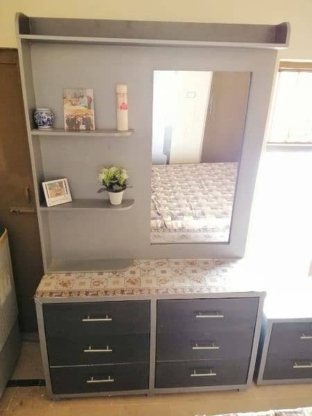 Beds Almari dressing showcase for sale - Beds - 1090666780