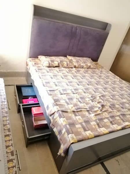 Beds Almari dressing showcase for sale - Beds - 1090666780