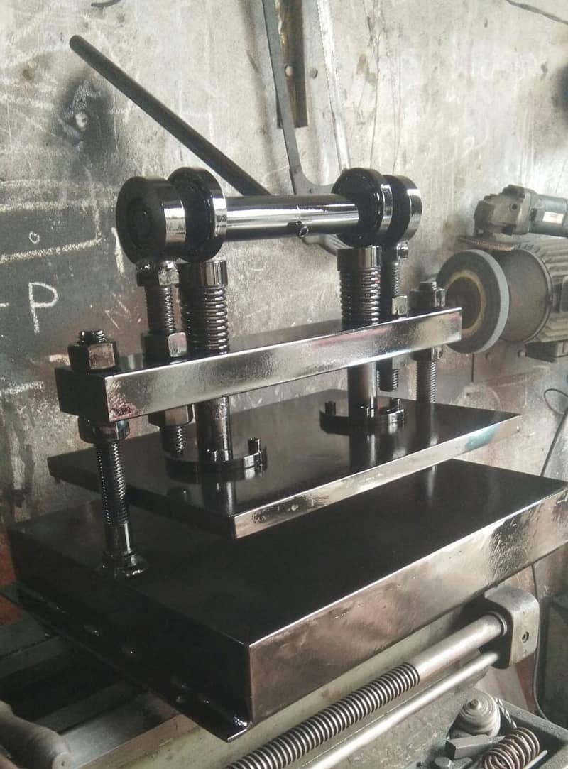 Leather Die cut machine - Sealing Machines - 1093282133