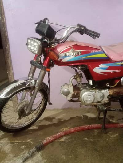 unique 70 - Standard - 1094208319