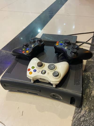 Xbox 360 jailbreak with 3 controllers - Gaming Consoles - 1094250007