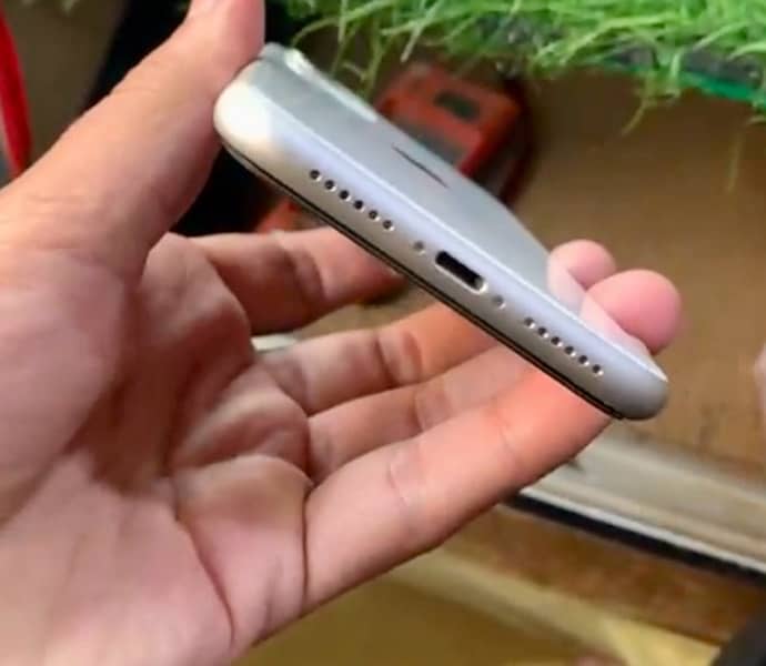 Iphone 11 64Gb Dual sim PTA approved - Mobile Phones - 1094621949