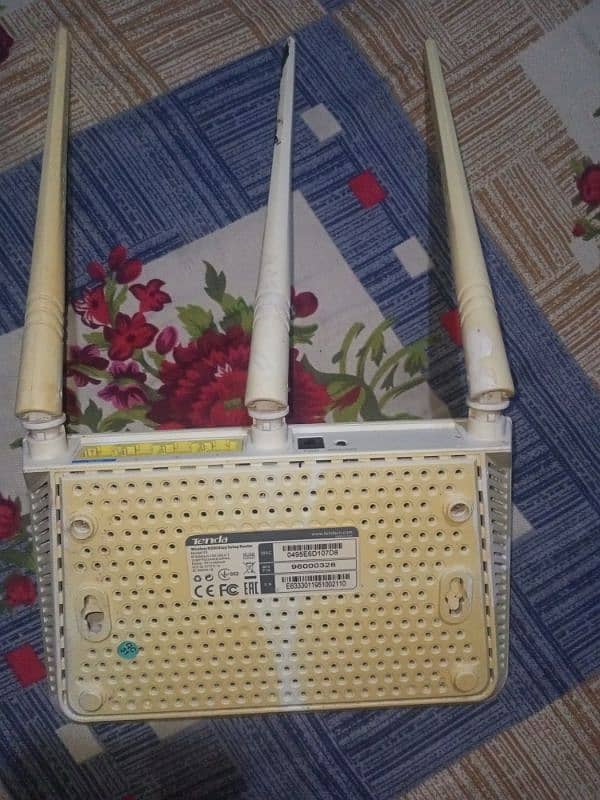 tanda 3 antenna WiFi device - Networking - 1095343655