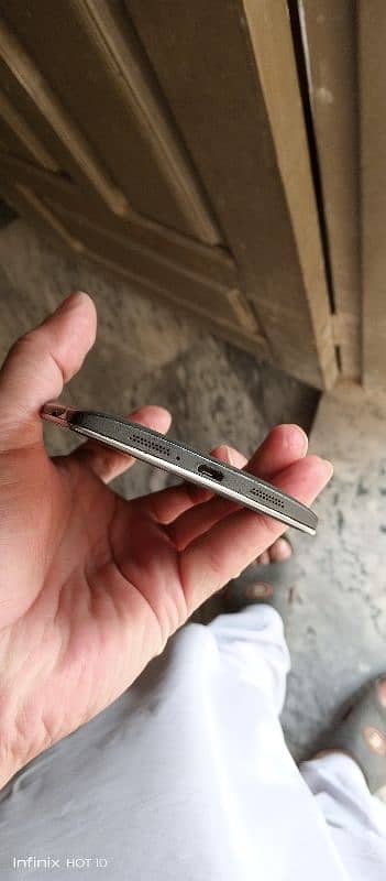 OnePlus one - Mobile Phones - 1095374015