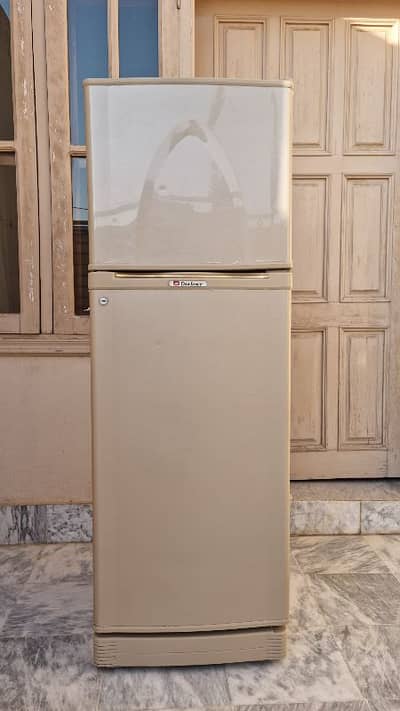 Dawlance Refrigerator Medium Size - Refrigerators - 1096044961