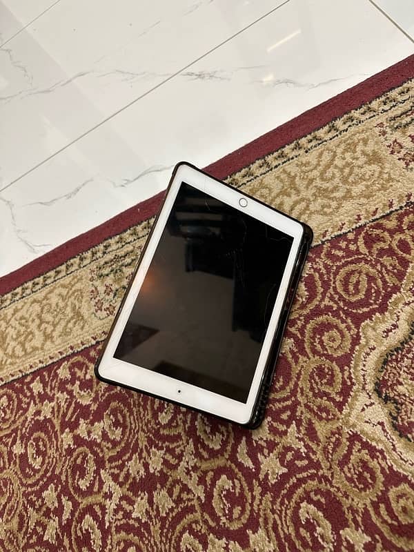 -Apple IPad 6th generation | US Model - Tablets - 1096236375