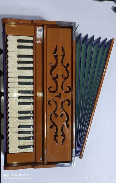Indian Harmonium Camera bellow - Musical Instruments - 1096341678