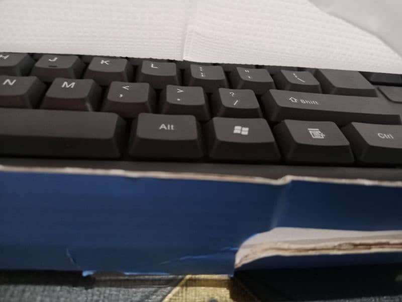 CS KEYBOARD 700 - Computer Components - 1096550412