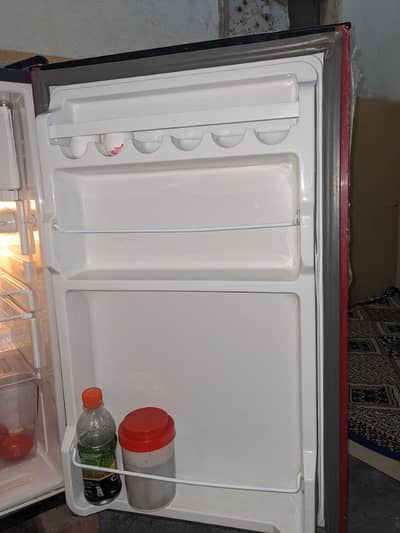 DAWLANCE MINI FRIDGE - Mini - 1096639884