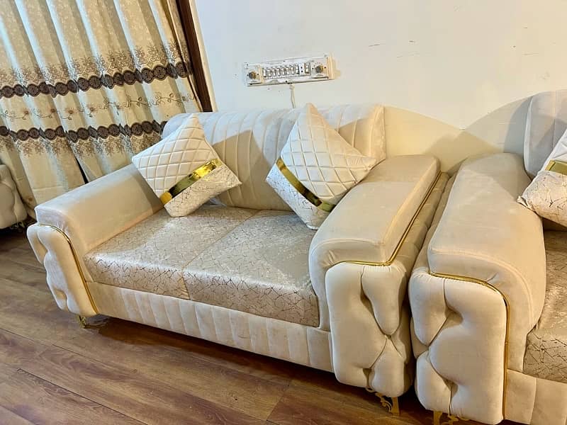 Few months used 6,seater sofa set excellent condition - Sofas - 1093633531