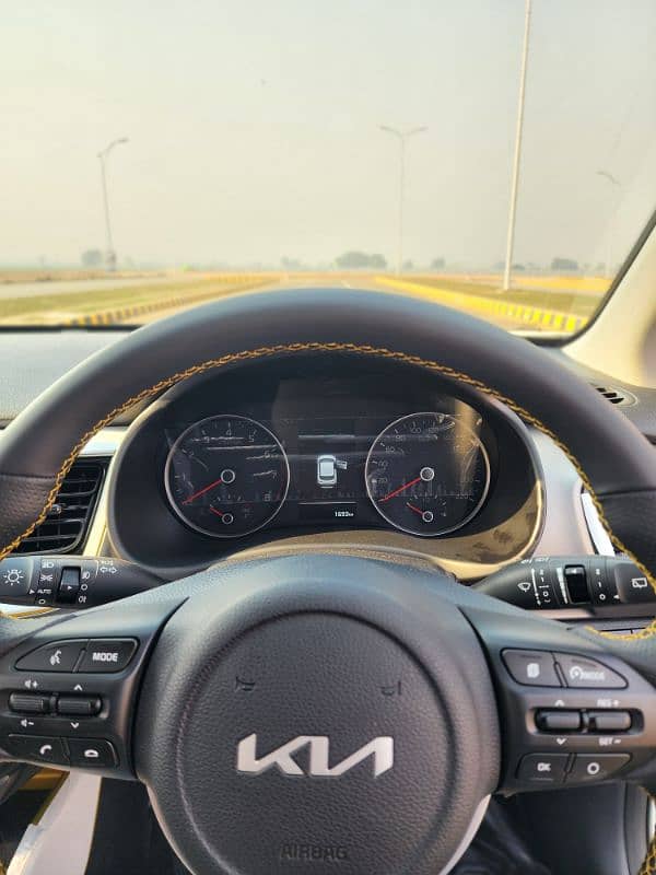 Zero Meter KIA STONIC 2024 for Sale - Cars - 1097322990