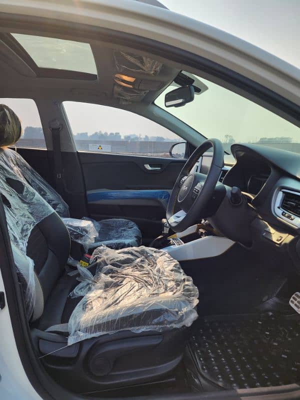 Zero Meter KIA STONIC 2024 for Sale - Cars - 1097322990