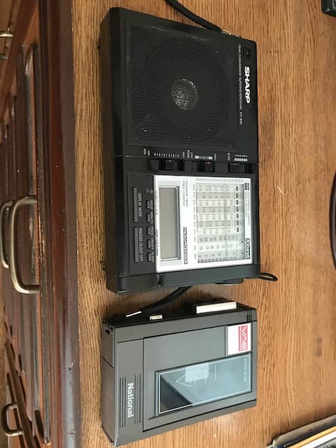 Radio & Portable tape recorder - Radios - 1097483940