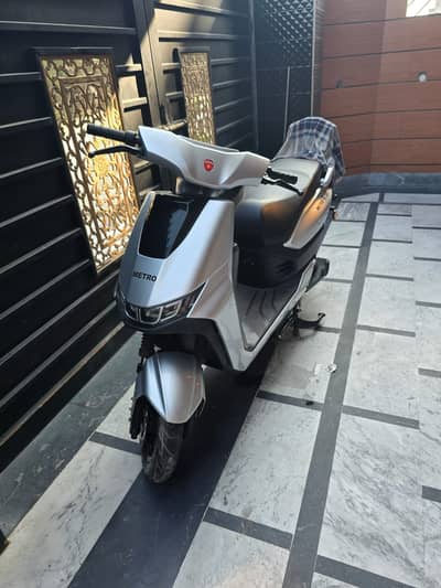 Metro T-9 Scooty (2024) MODEL| Metro in Scooties | Electric Scooties ...