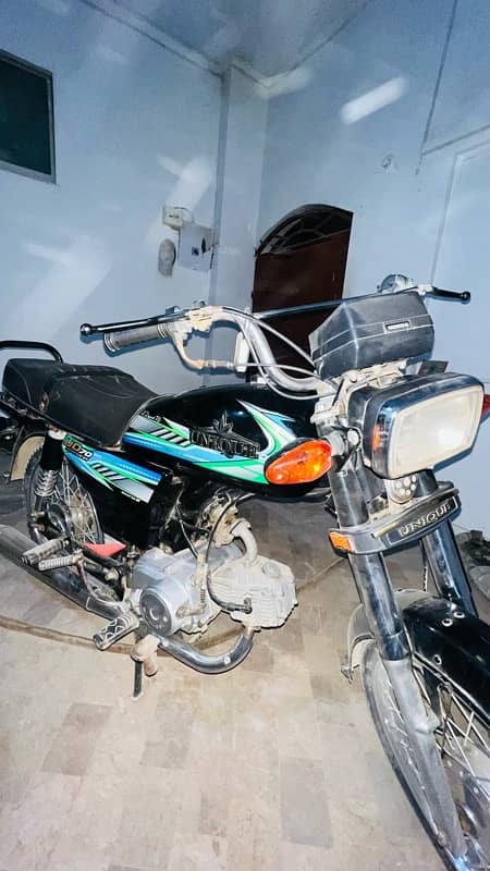 Unique 70 cc 2024 Model Karachi - Standard - 1098625438