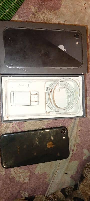 iphone8 - Mobile Phones - 1098902023