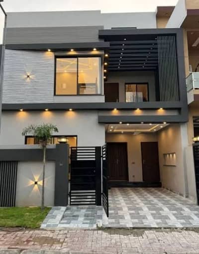 house maid female /care taker female /helper female - Domestic Staff ...